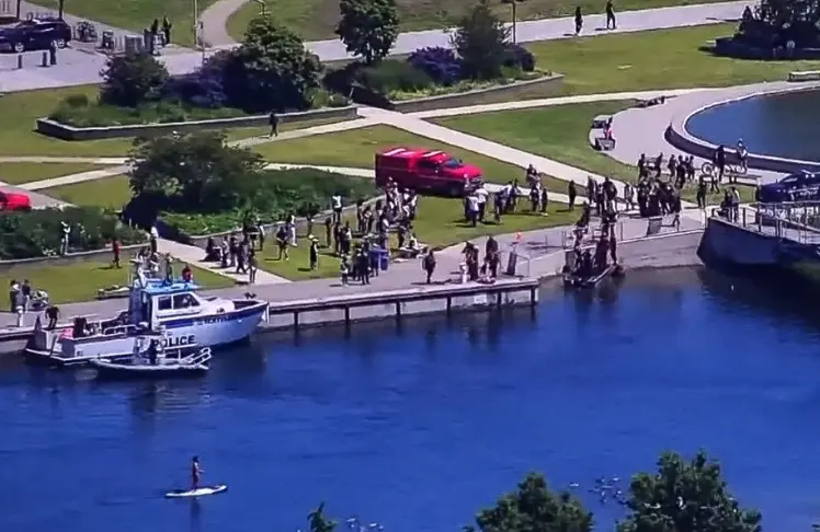 Swimmer Rescued at Lake Union Hopitalized - The Seattle Medium