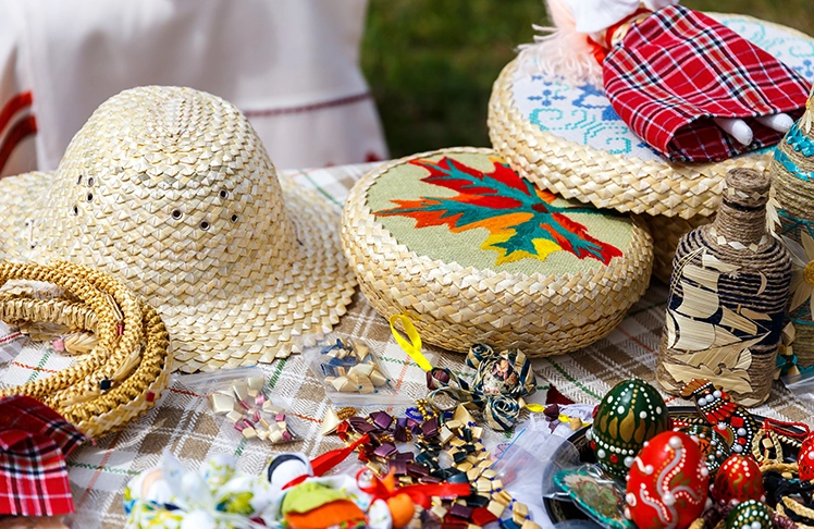 From Messy to Memorable: 5 Outdoor Crafts for Warm-Weather Fun - The ...