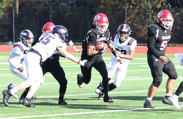 Chief Sealth Seahawks Dominate Lindbergh Eagles 56-7 - The Seattle Medium